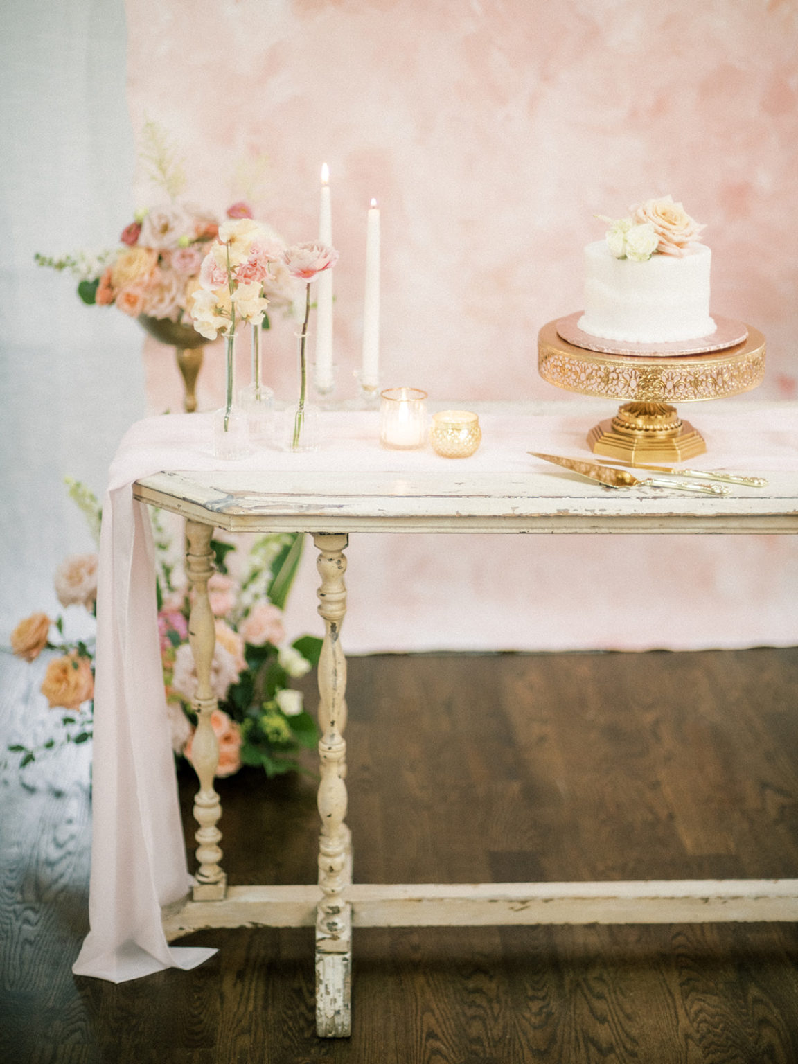 3 Reasons to Book a Backdrop Rental | Lindale Studios